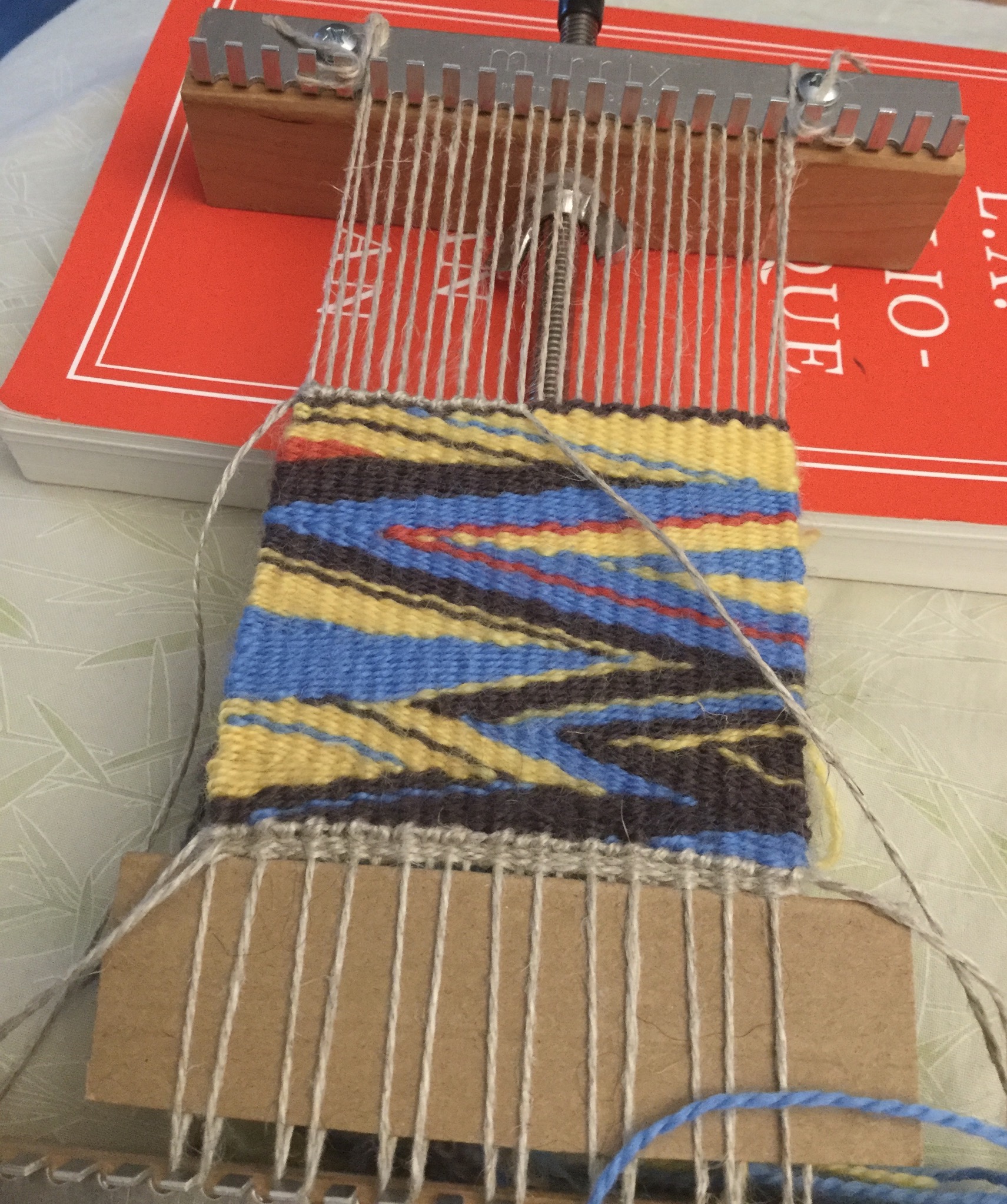 Experimenting wedge weave – Tissagerie